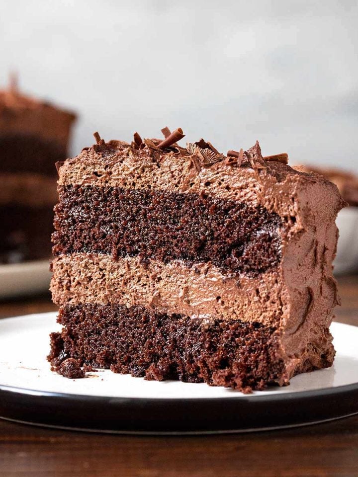 Healthy Moist Date Cake (Sugar Free Recipe) - The Hungry Bites