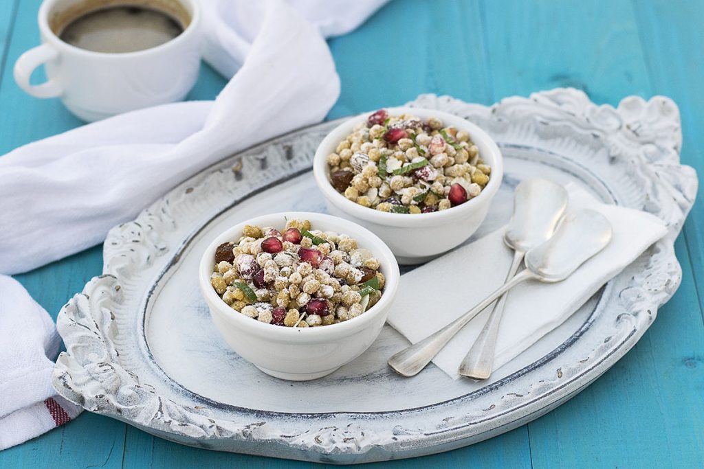 Vegan Greek superfood breakfast (or dessert) bowls - Koliva
