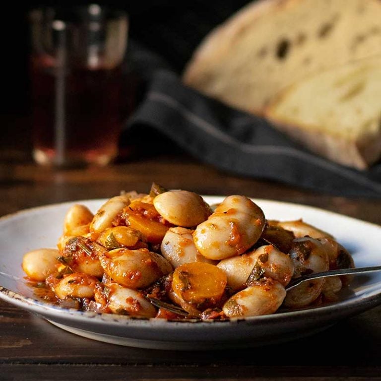 Greek baked giant beans (Gigandes Plaki)