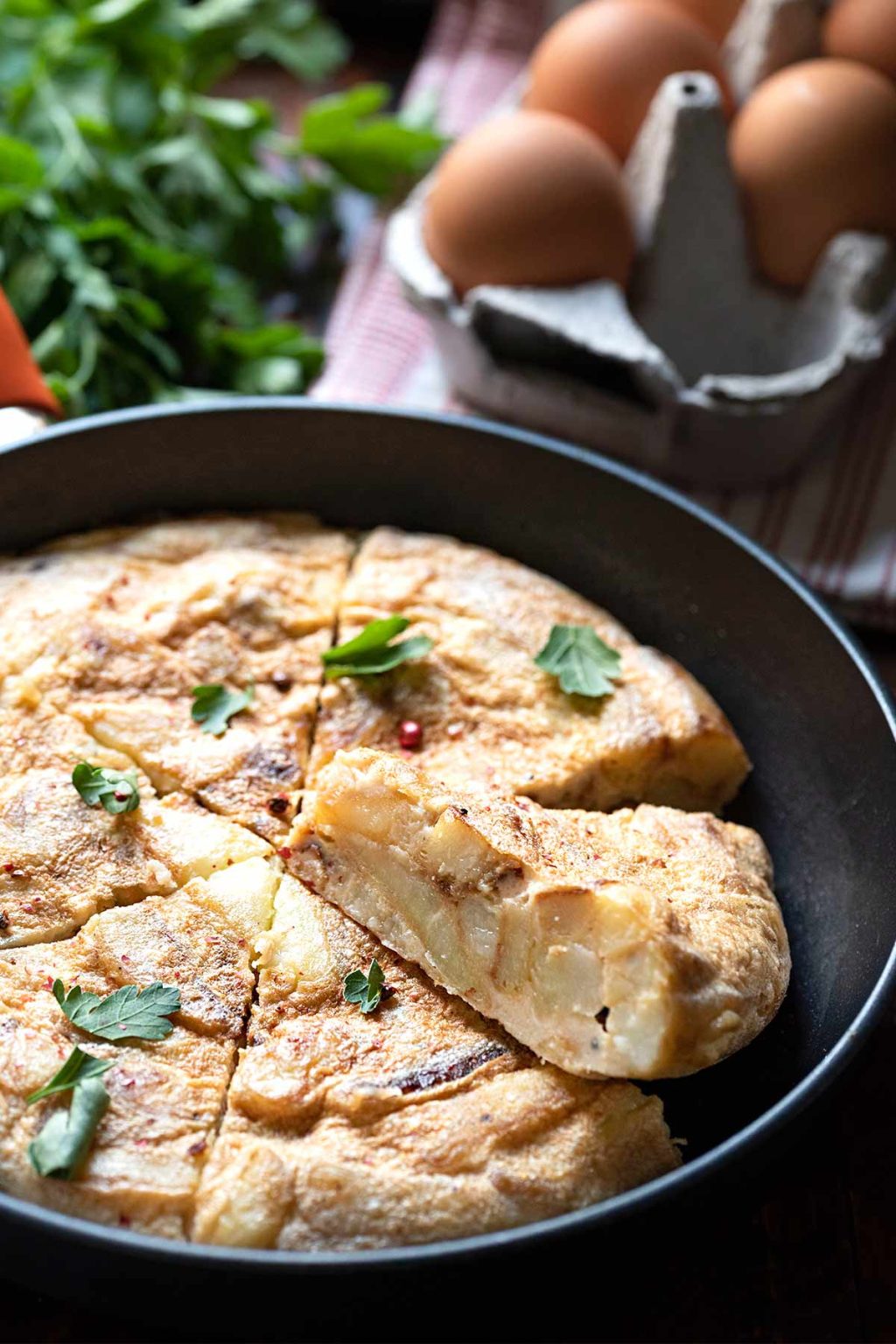 Spanish Potato Omelette (Tortilla de patatas) - The Hungry Bites