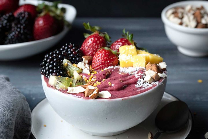 10-minute acai bowl recipe (with acai powder or puree)
