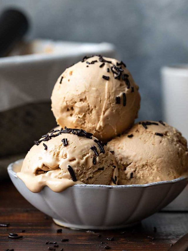 Best chocolate ice cream recipe without machine (no eggs)