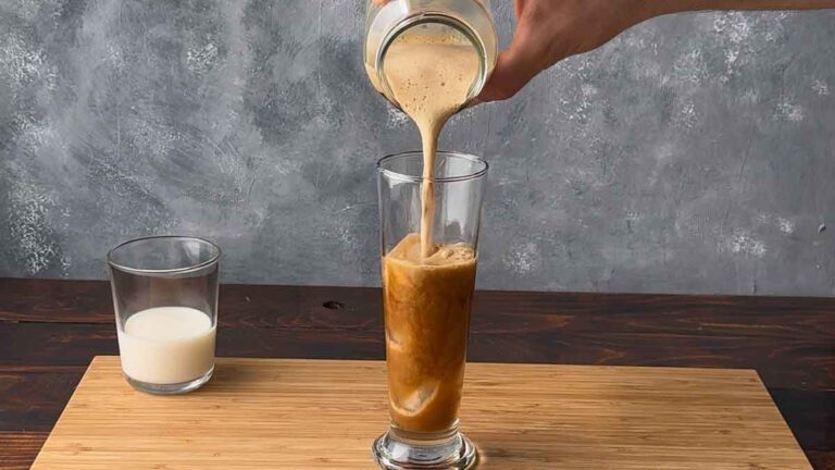 Iced Capuccino Recipe (Freddo Cappuccino) - The Hungry Bites