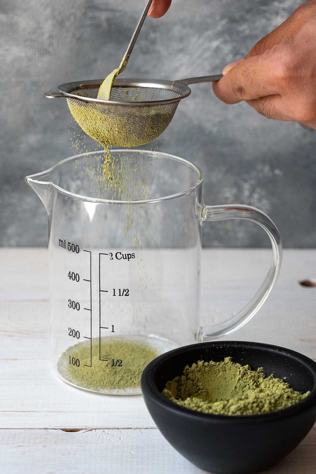How to make iced matcha green tea latte recipe - The Hungry Bites