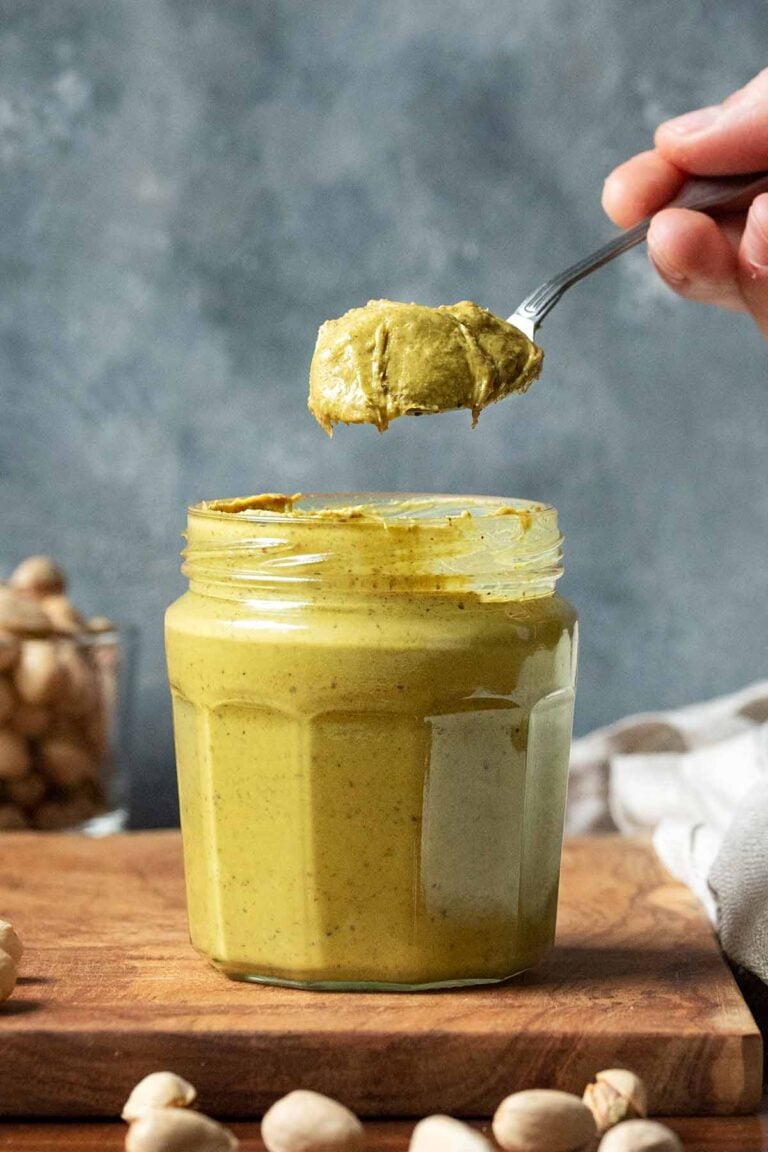 2-ingredient Pistachio Cream Recipe - The Hungry Bites